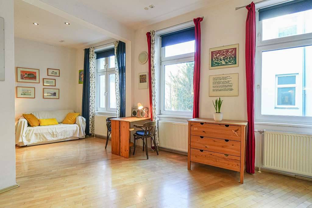Helle Altbauwohnung mit Loft-Charakter in Ruhelage, 60 m², € 210.000 ...