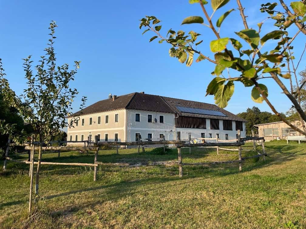 Vierkanthof in sonniger Alleinlage - Ein Paradies für Ihre Ideen & Raum ...