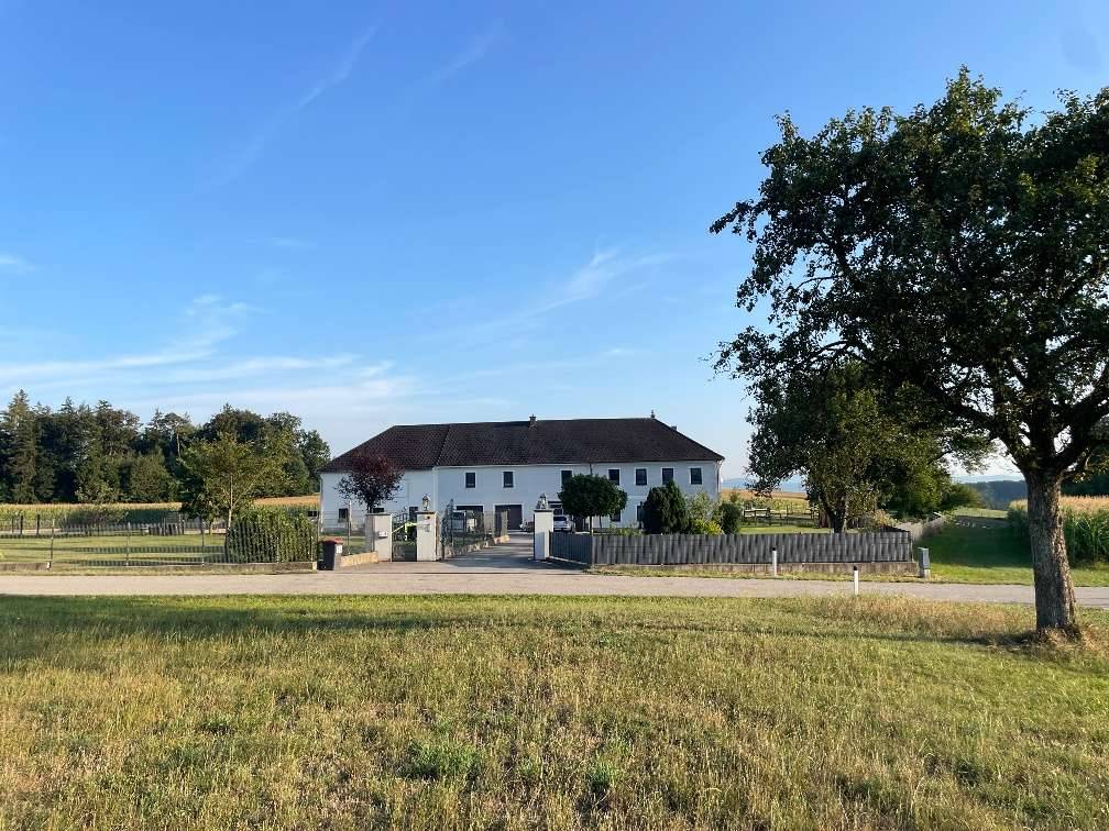 Vierkanthof in sonniger Alleinlage - Ein Paradies für Ihre Ideen & Raum ...