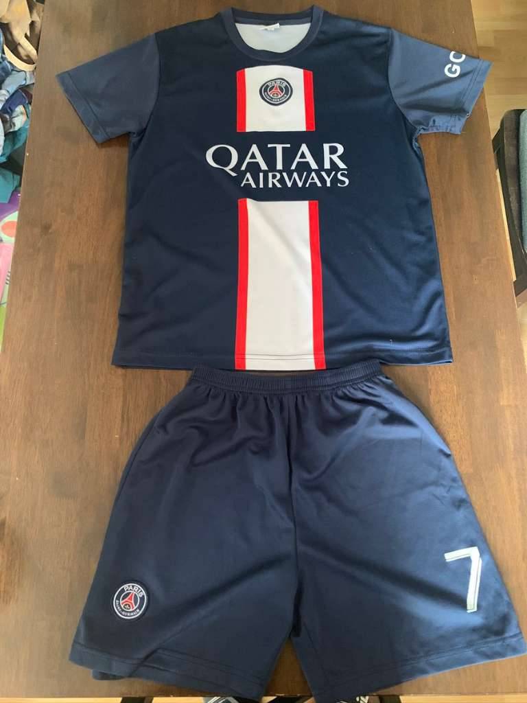 Paris Saint-Germain PSG Trikot und Hose MBAPPÉ Nr. 7 Größe ca. 152-158 ...