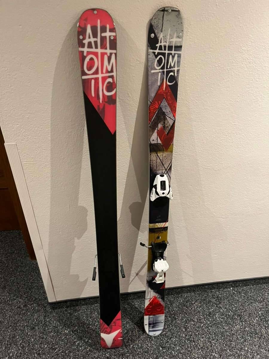 Freestyle Ski ATOMIC infamous twintip, € 80,- (6165 Telfes im Stubai ...