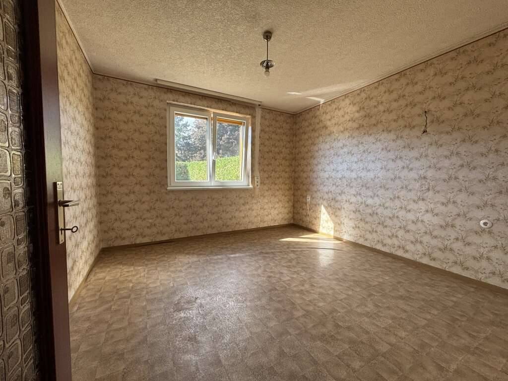 Sofort beziehbares Einfamilienhaus mit angebauter Garage im ...