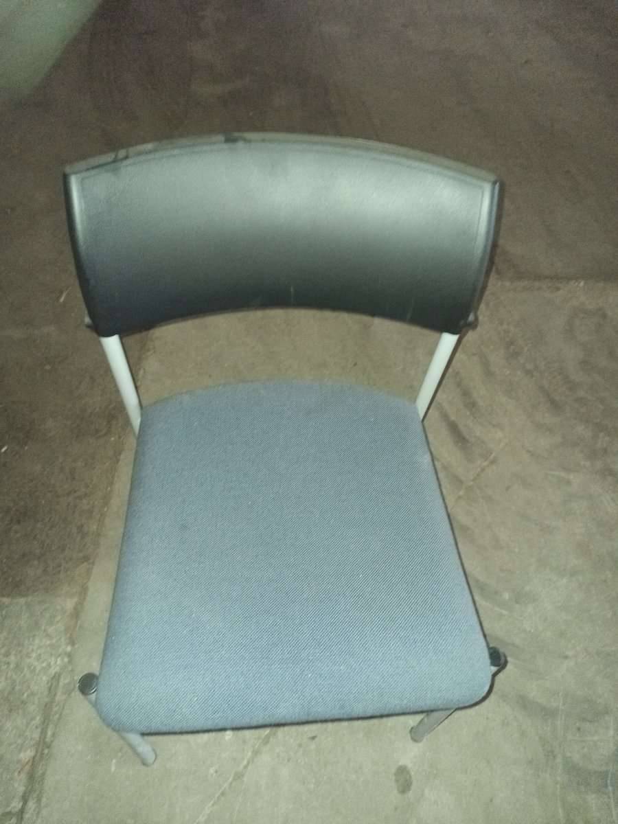 Sessel mit Metall-Füße Marke: Wiesner Hager, € 8,- (8700 Leoben ...