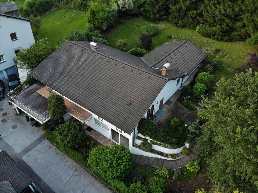 Einfamilienhaus mit Einlegerwohnung und wunderschönen, großem Garten in ...