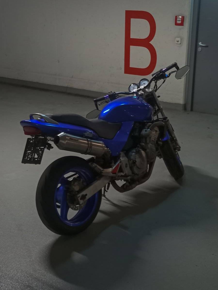 Honda Hornet Naked Bike - willhaben