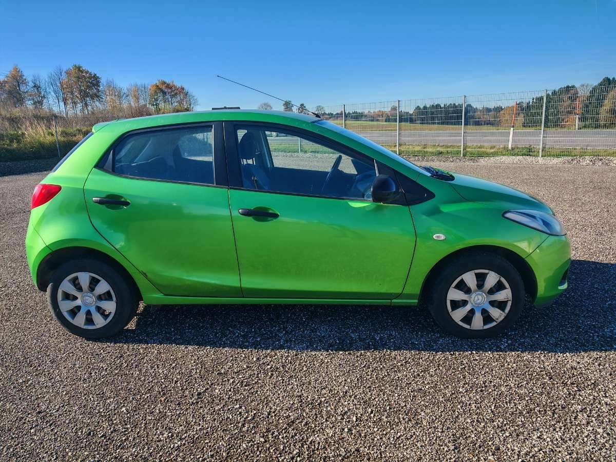 Mazda Mazda2 1,3i CE Plus Limousine, 2008, 72.000 km, € 1.999,- - willhaben