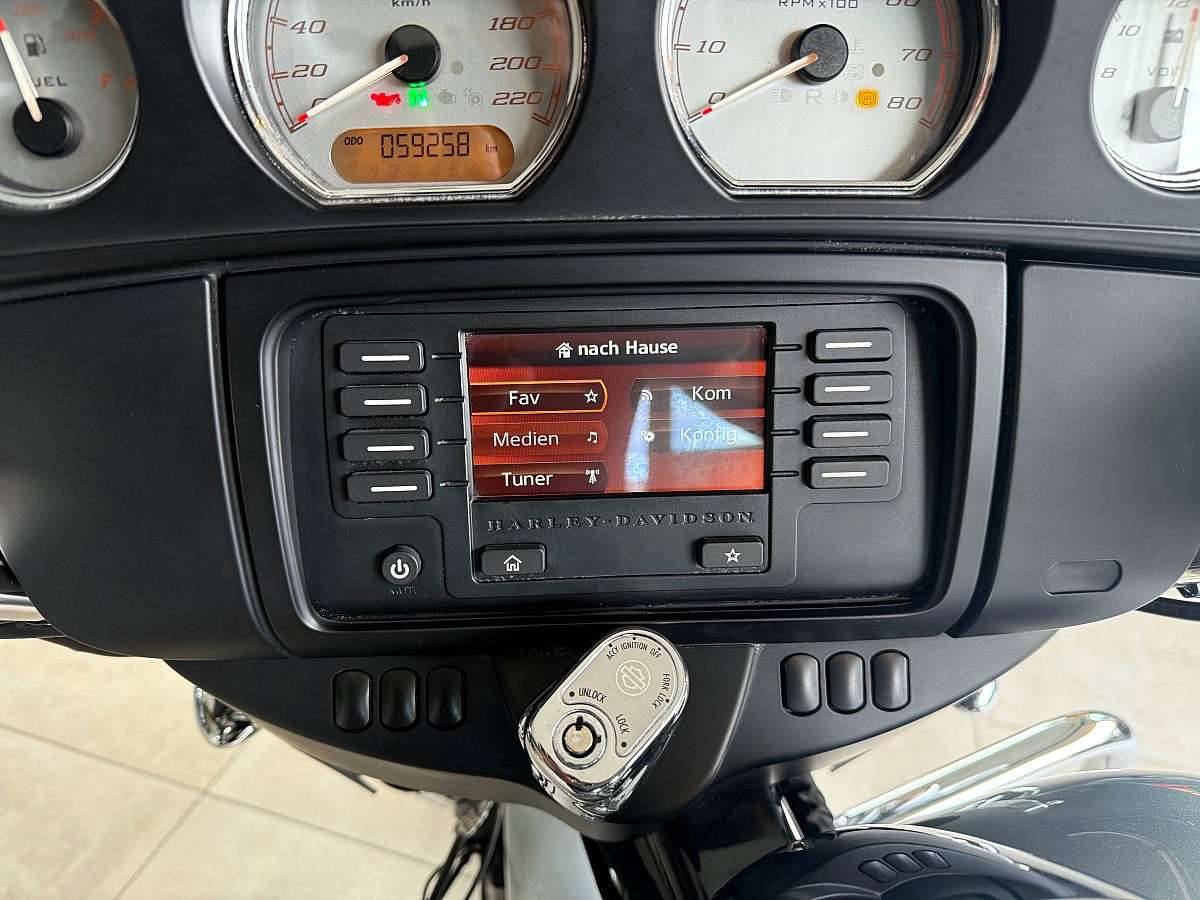 Harley-Davidson Street Glide FLHX* 1700* MEGA* Akrapovic* Radio ...