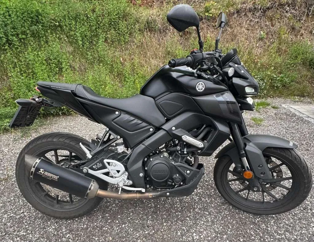 Fabelhafte 125 Naked Bike Bilder