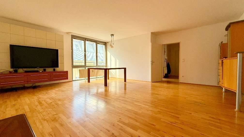 Großzügige Familienwohnung in erstklassiger Lage - 4 Zimmer im 6 ...