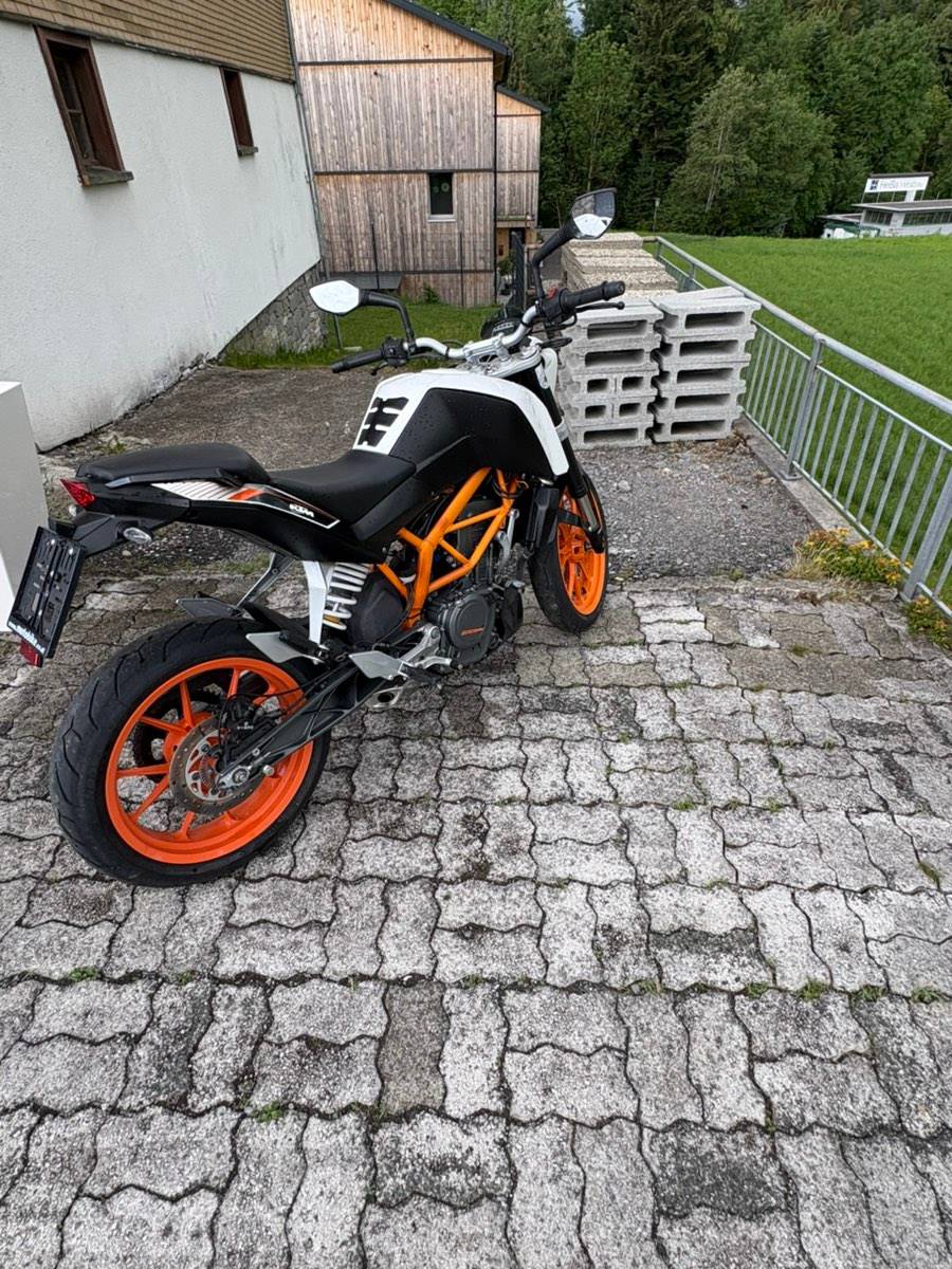 KTM Duke 390 Naked Bike - willhaben