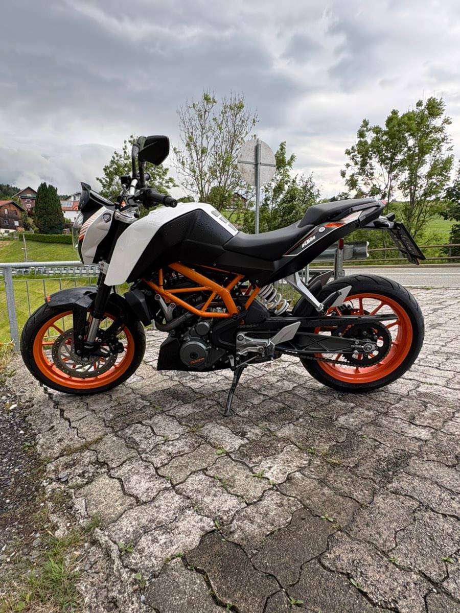 KTM Duke 390 Naked Bike - willhaben
