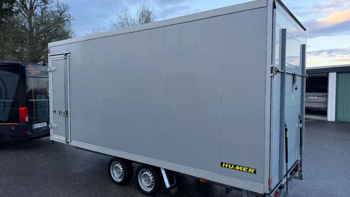 HUMER Kofferanhänger Sandwich Typ KP 3500kg Food Truck / FOH Anhänger ...