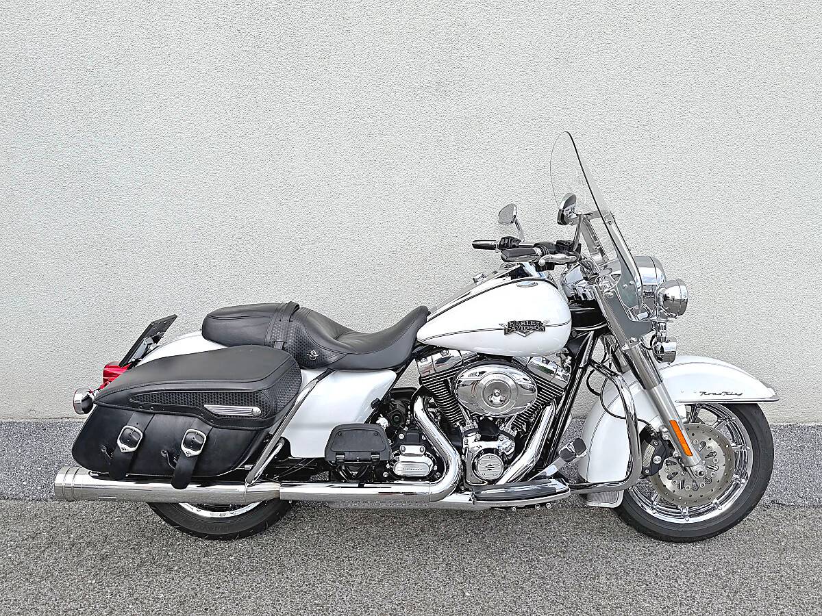 Harley-Davidson Road King Classic FLHRC Jekill & Hyde Tourer - willhaben