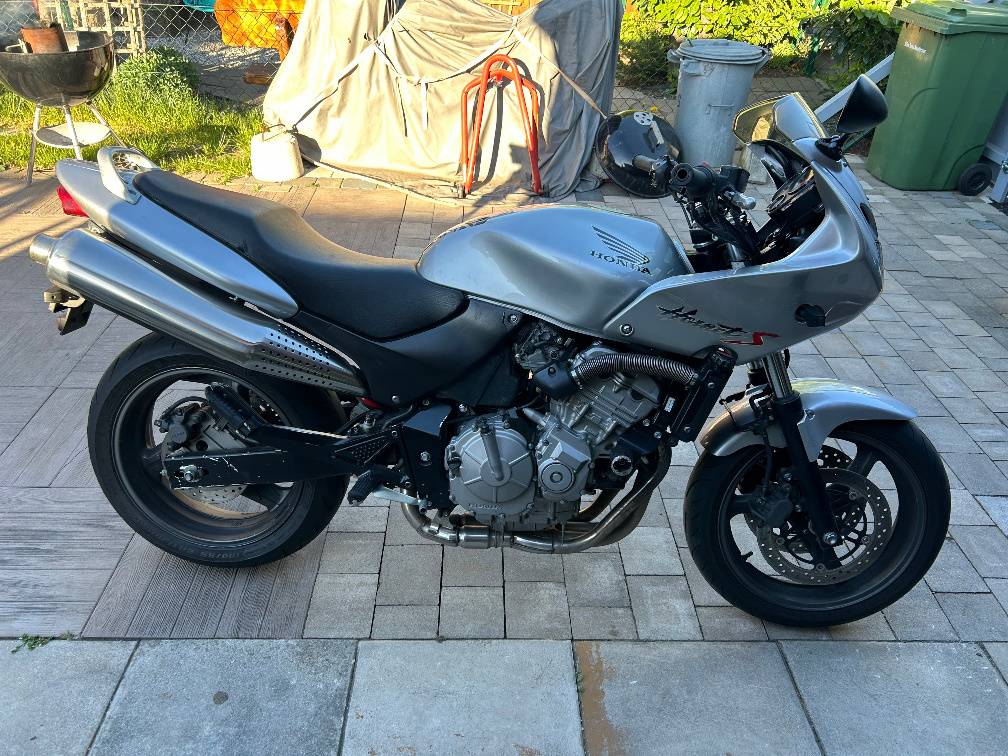 Honda Hornet Naked Bike - willhaben