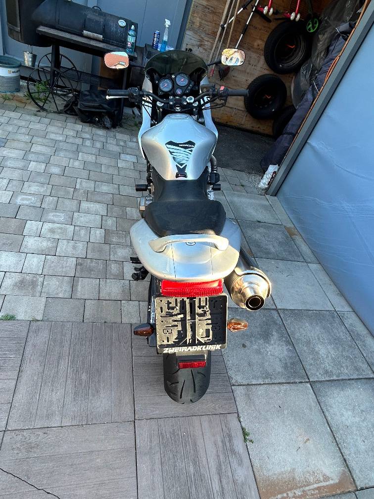 Honda Hornet Naked Bike - willhaben