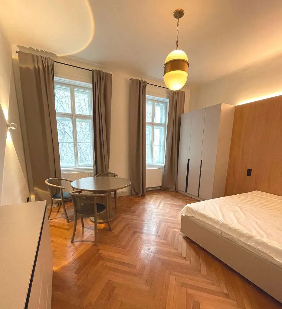 Möbliertes Studio Apartment / Fully furnished studio apartment 1080 ...