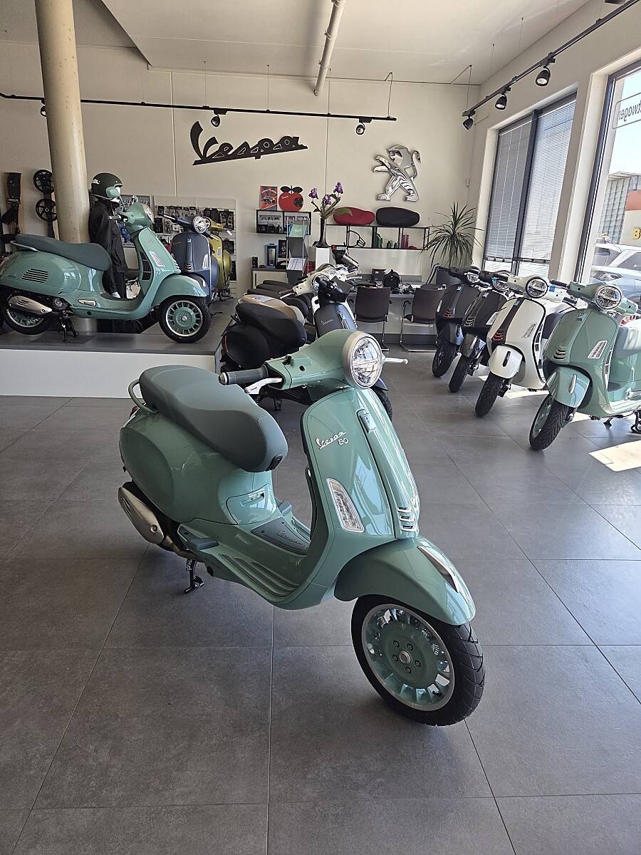 Vespa Primavera 125ccm €5+ 89 Jahre Edition Roller / Scooter - willhaben