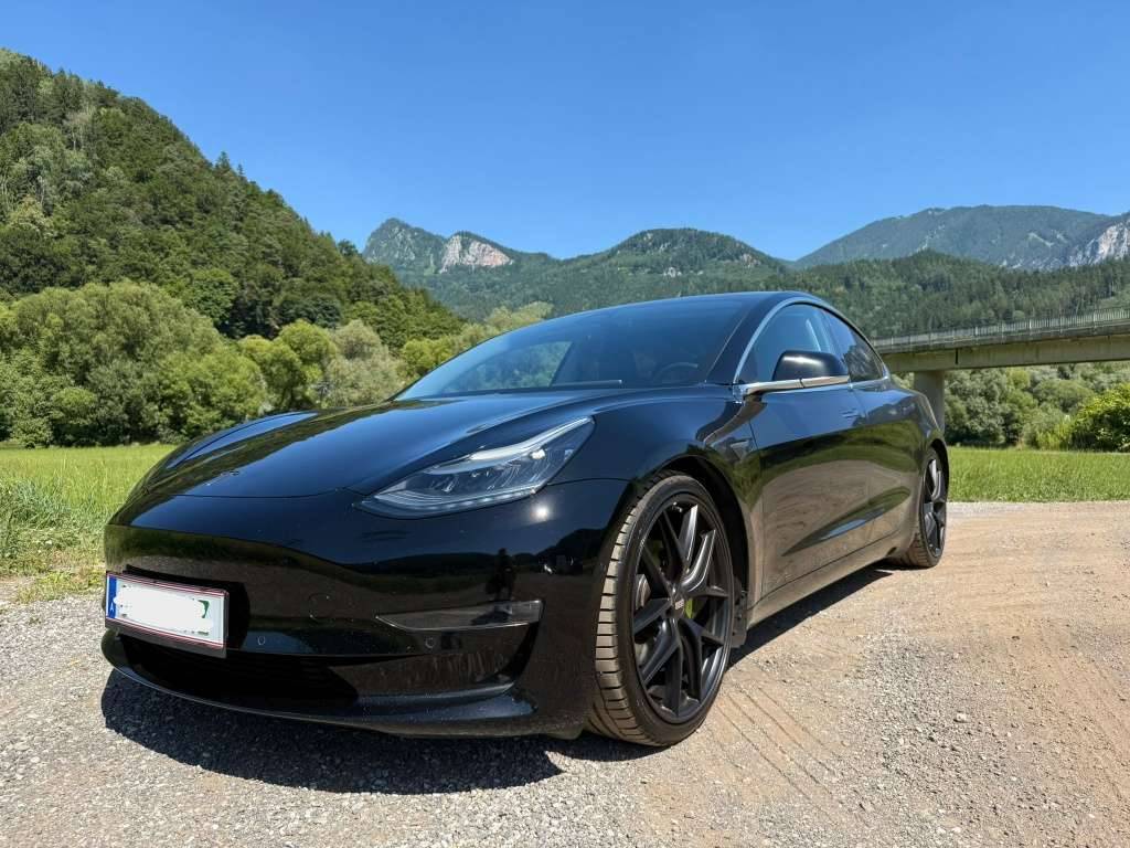 Tesla Model 3 Tesla Model 3 Long Range | Tiefergelegt | Carbonlook ...