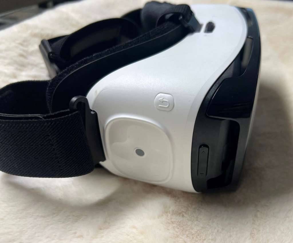 Samsung Gear VR Oculus, € 10,- (8075 Hart bei Graz) - willhaben