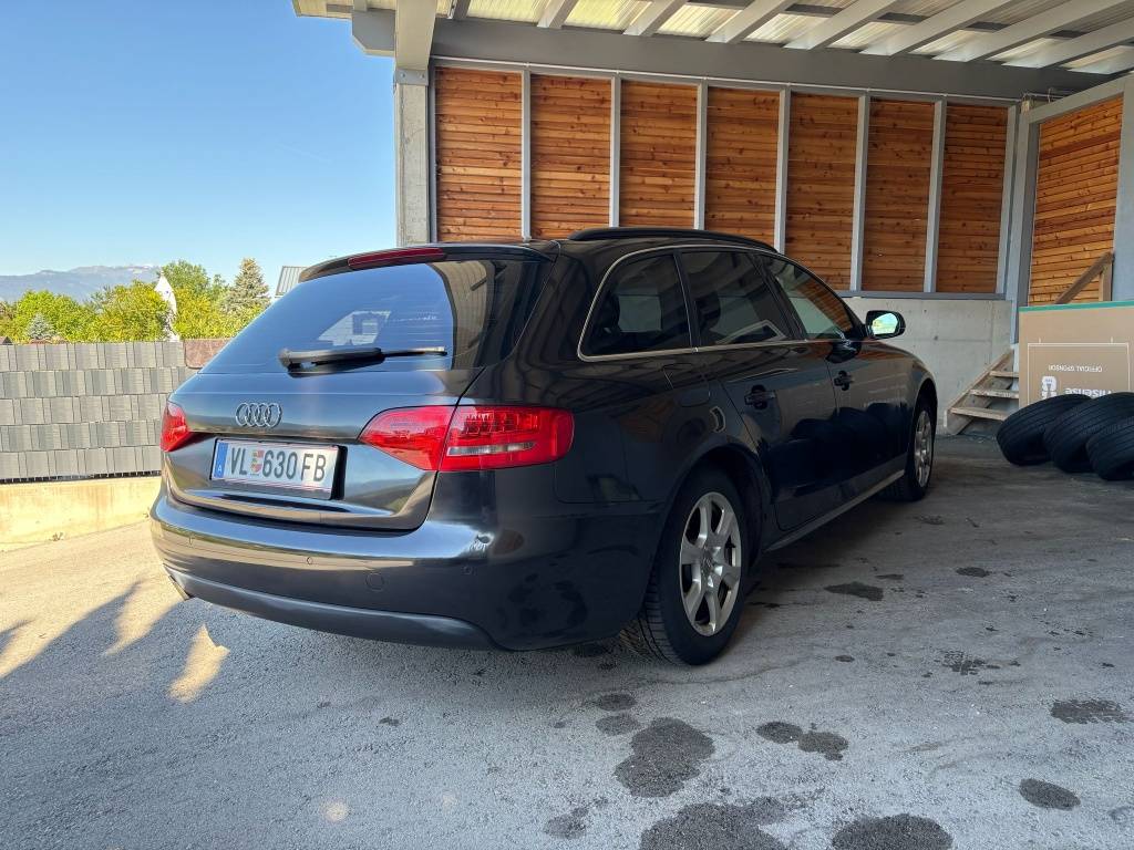 Audi A4 Avant 2,0 TDI DPF Jubliäumsmodell Kombi / Family Van, 2010, 200 ...