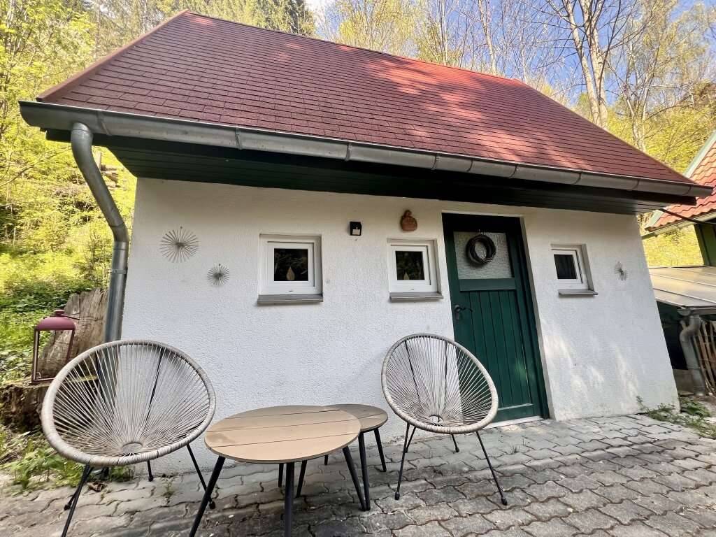 ++ hübsches Ferienhaus in Alleinlage am Bach mit Nebengebäude ++, € 119 ...
