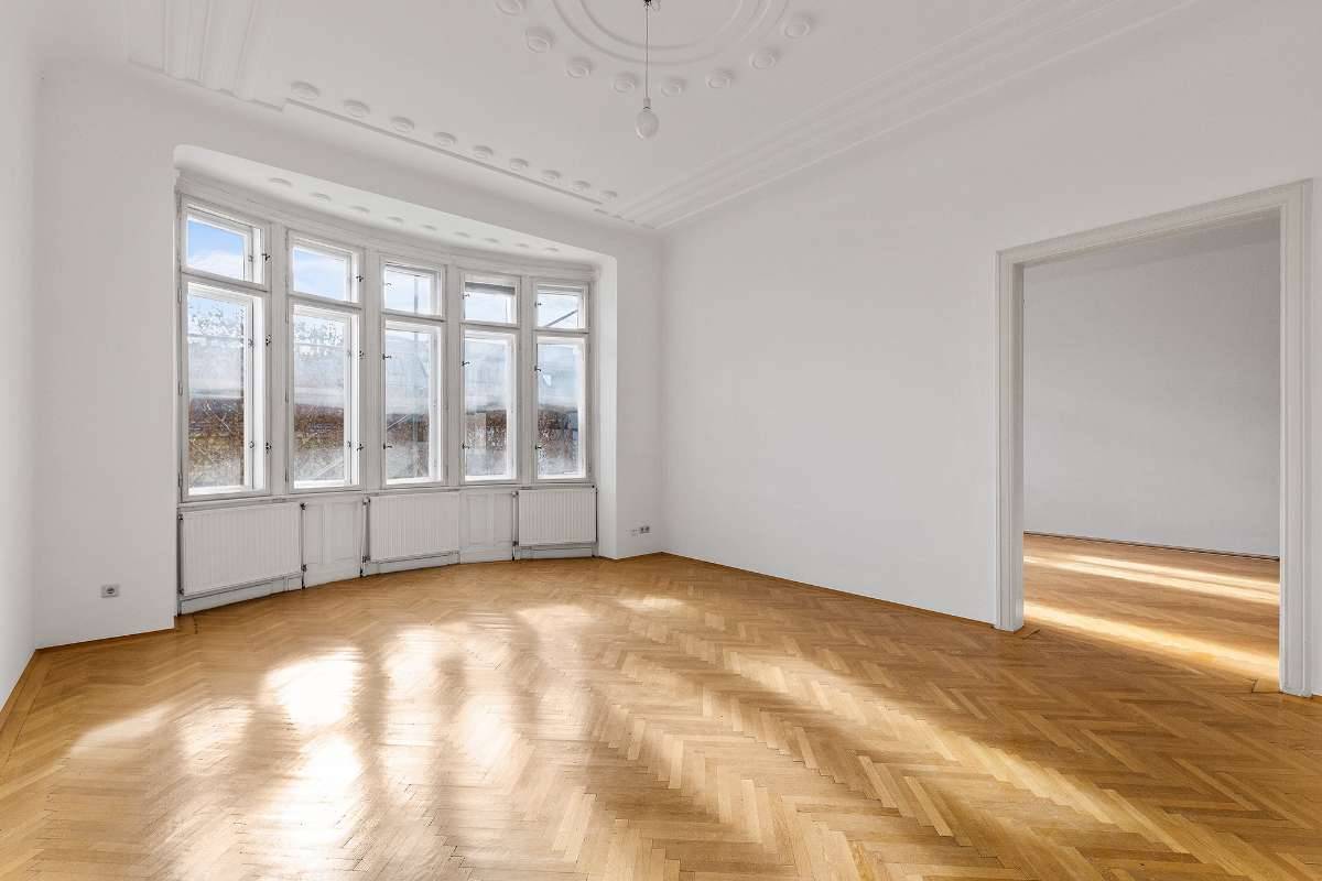 Exklusive, lichtdurchflutete Altbauwohnung in bester Lage des 6 ...