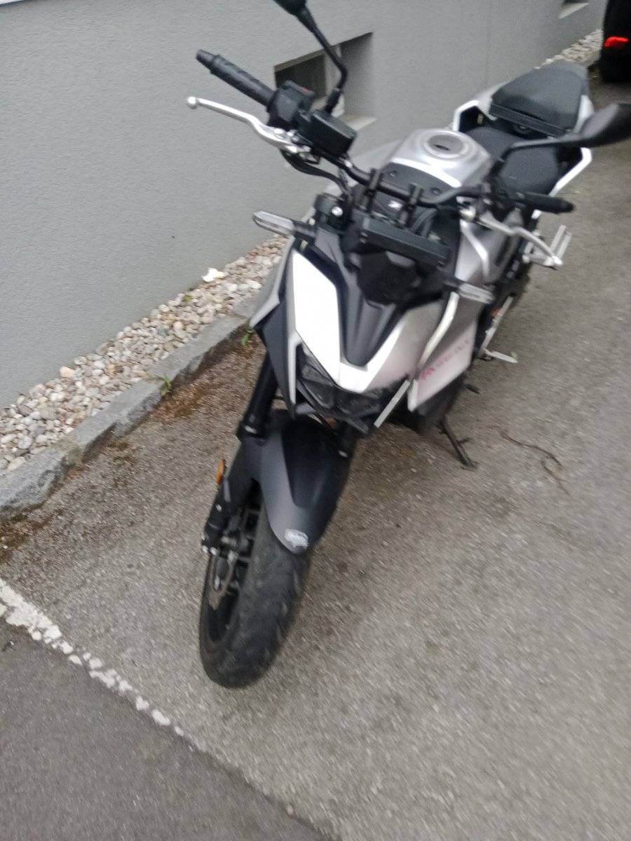 Honda Hornet 750 Naked Bike - willhaben
