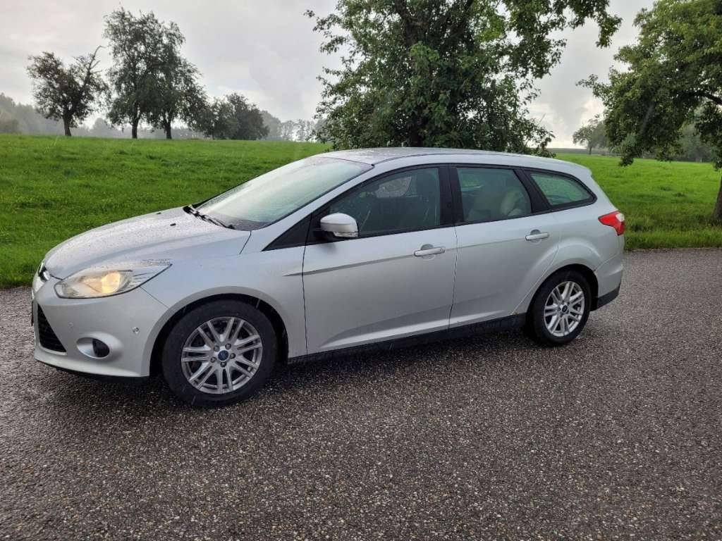 Ford Focus Kombi / Family Van, 2014, 225.000 km, € 2.990,- - willhaben