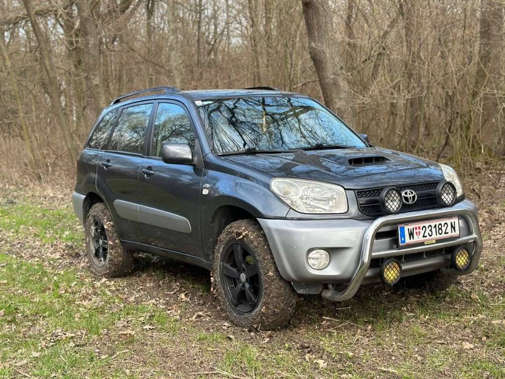 Toyota RAV4 XA20 SUV / Geländewagen, 2003, 185.000 km, € 5.400 ...