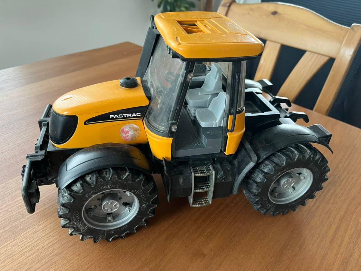 BRUDER JCB Fastrac Traktor, € 12,- (4501 Neuhofen an der Krems) - willhaben