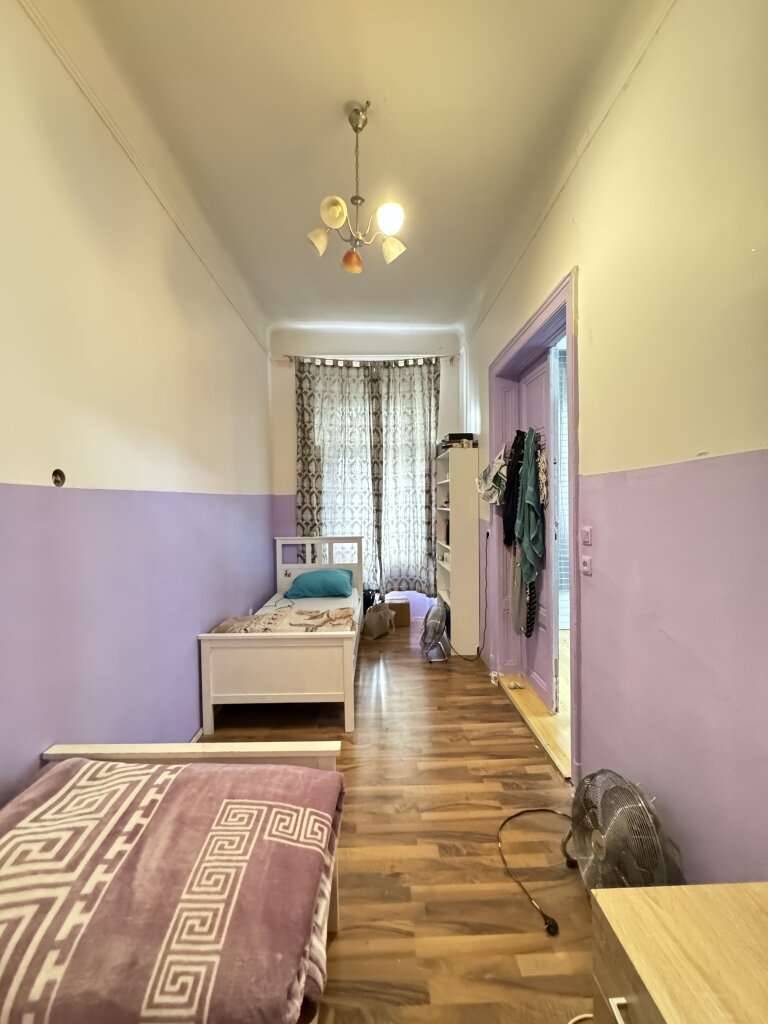 Sanierungsbedürftige, charmante 4-Zimmer-Wohnung mit großem Potenzial ...