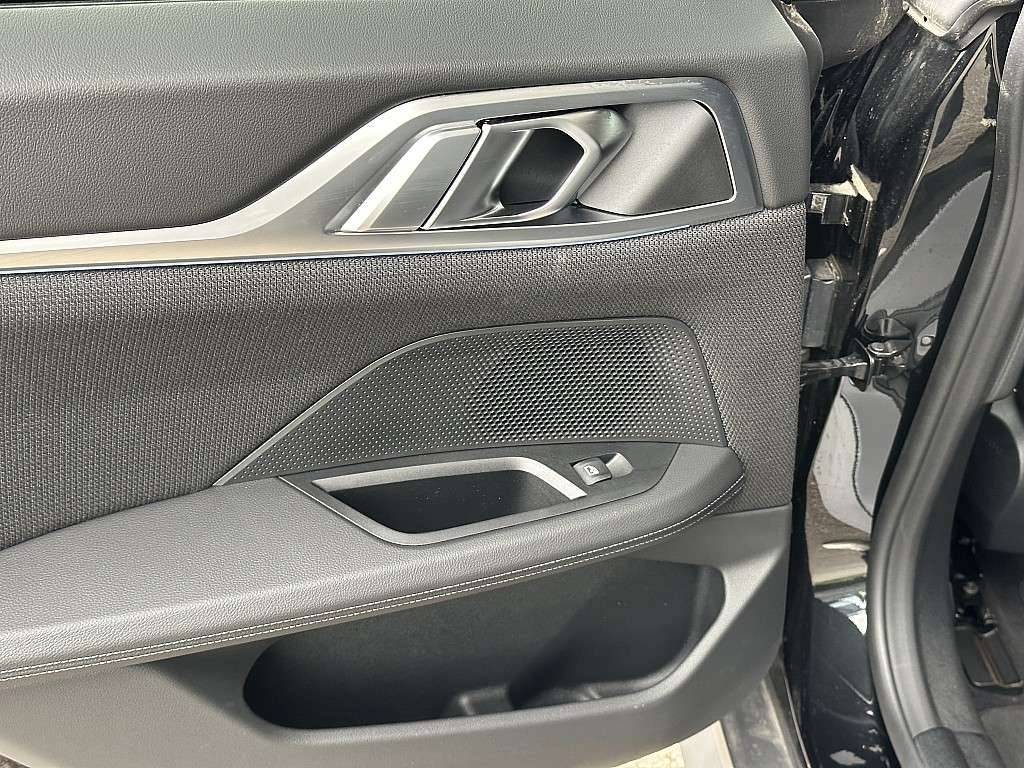 BMW i4 Gran Coupe eDrive35 67kWh Sportwagen / Coupé, 2023, 11.607 km, € ...