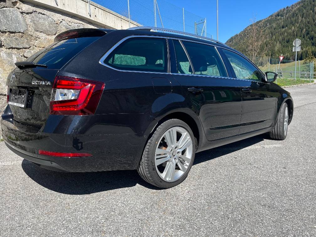 Skoda Octavia Combi 2,0 Style TDI 4x4 DSG Kombi / Family Van, 2017, 139 ...