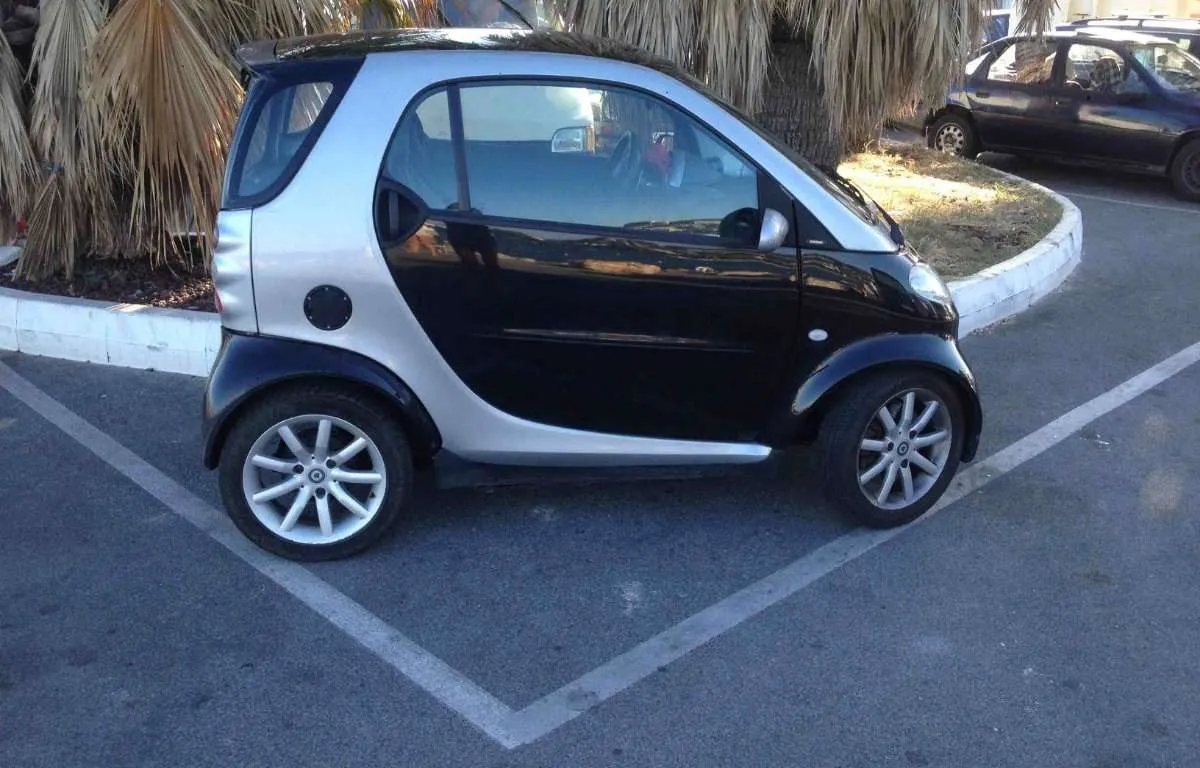 Smart fortwo 450 CDI Klein-/ Kompaktwagen, 2001, 80.000 km, € 1.111 ...