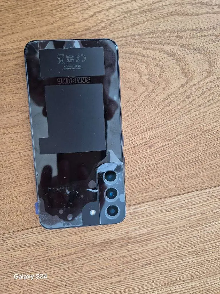 Samsung Galaxy S22 5G 128GB Schwartz, € 140,- (9142 Globasnitz) - willhaben