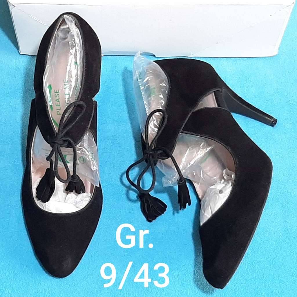 Next Pumps, Gr. 43/9, Ziegen-Veloursleder, schwarz, Quasten-Design, € ...