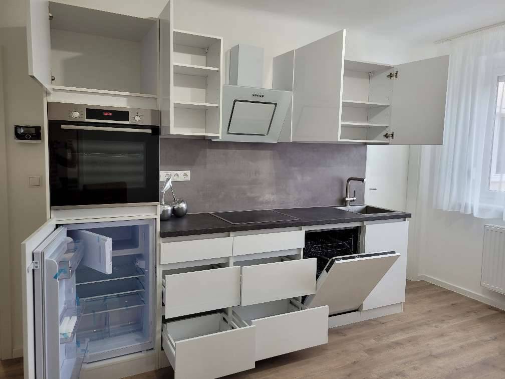 Neu sanierte wunderschöne sonnige ruhige 2-Zimmer-Wohnung in Penzing ...