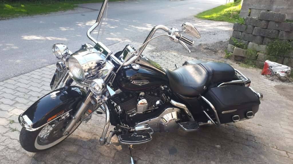 Harley-Davidson Road King Classic FLHRCI Chopper / Cruiser - willhaben