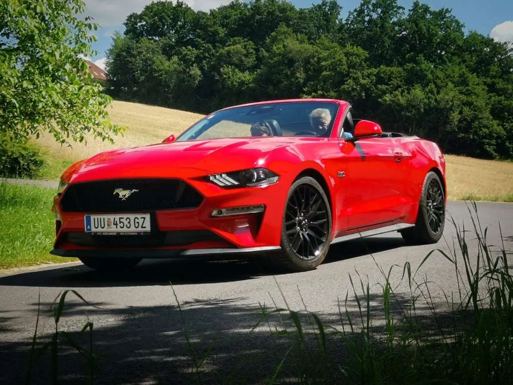 Ford Mustang Covertible V8 450PS Cabrio / Roadster, 2023, 1.500 km, € ...